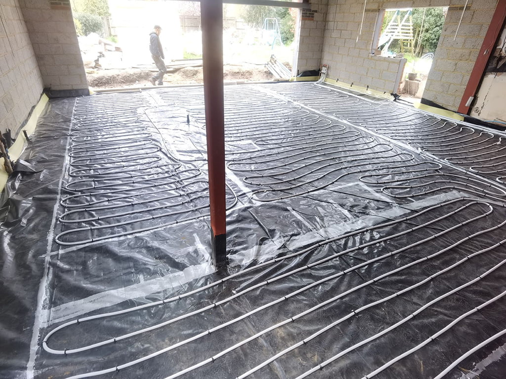 Quality Liquid screed Berkshire - Underfloor heating 01933 716018
